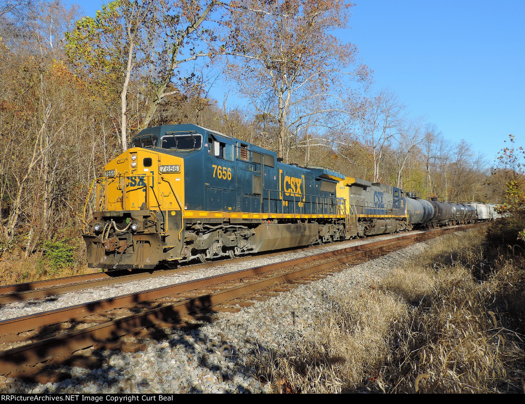 CSX 7656 and 352